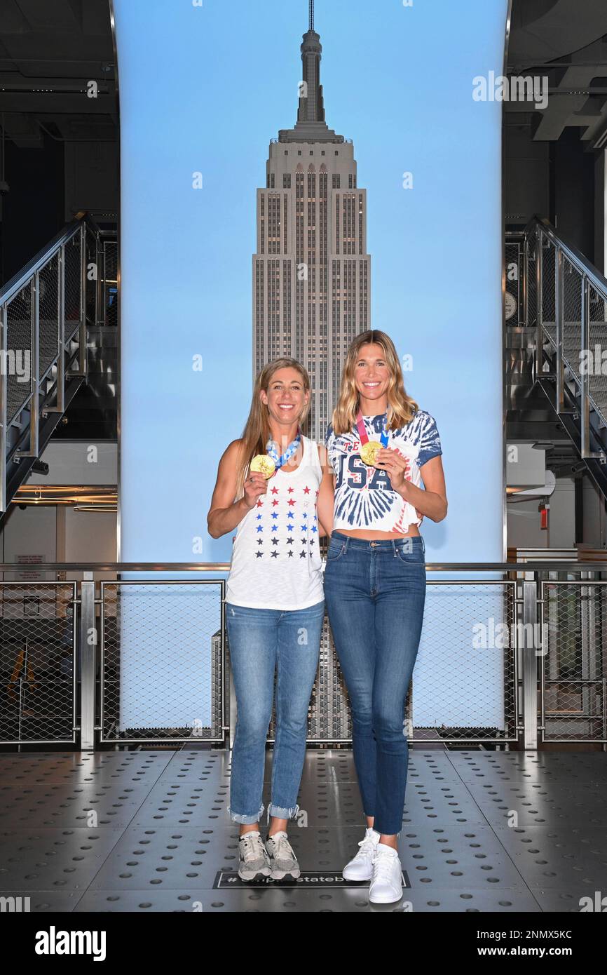 Photo by: NDZ/STAR MAX/IPx 2021 8/9/21 Olympic gold medalists in beach ...