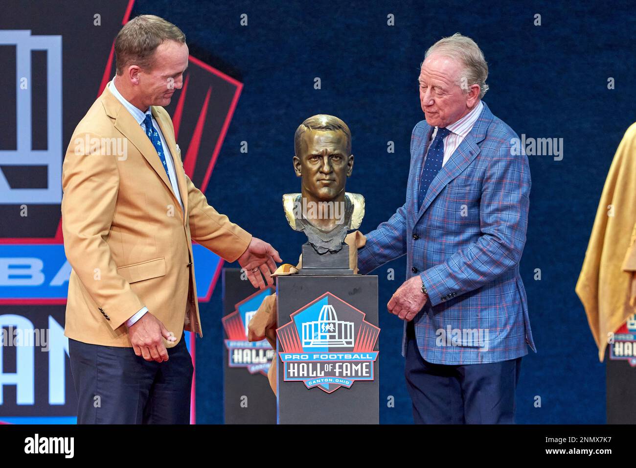CANTON, OH - AUGUST 08: Inductee Peyton Manning and presenter Archie ...