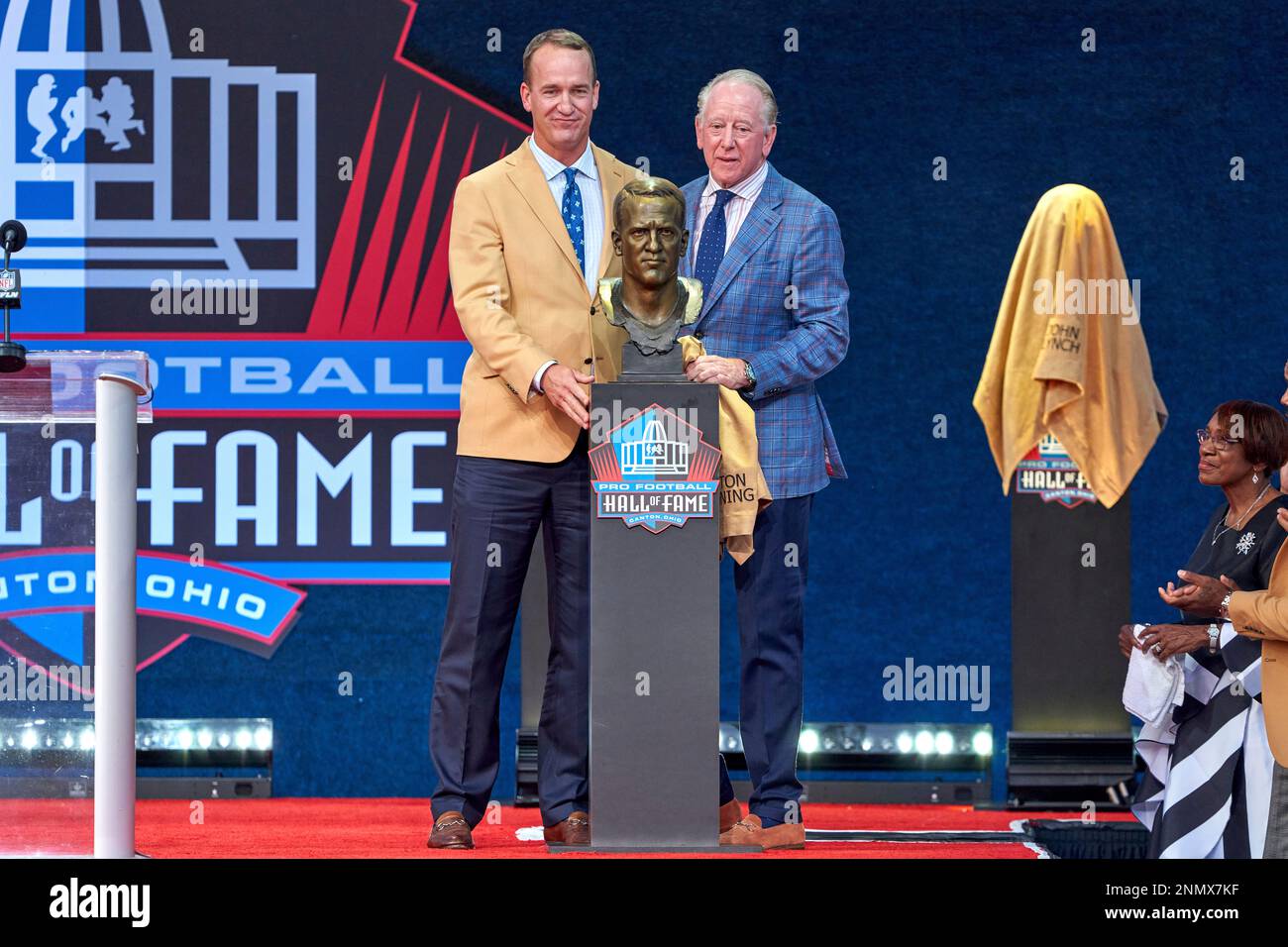 CANTON, OH - AUGUST 08: Inductee Peyton Manning and presenter Archie ...