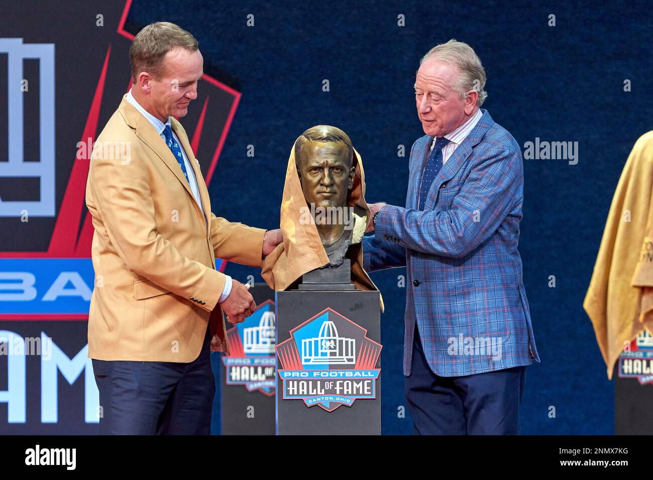 CANTON, OH - AUGUST 08: Inductee Peyton Manning and presenter Archie ...