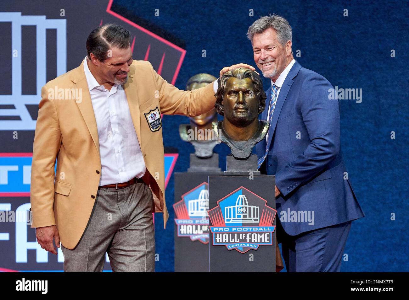 CANTON, OH - AUGUST 07: Class of 2020 member Steve Hutchinson and ...