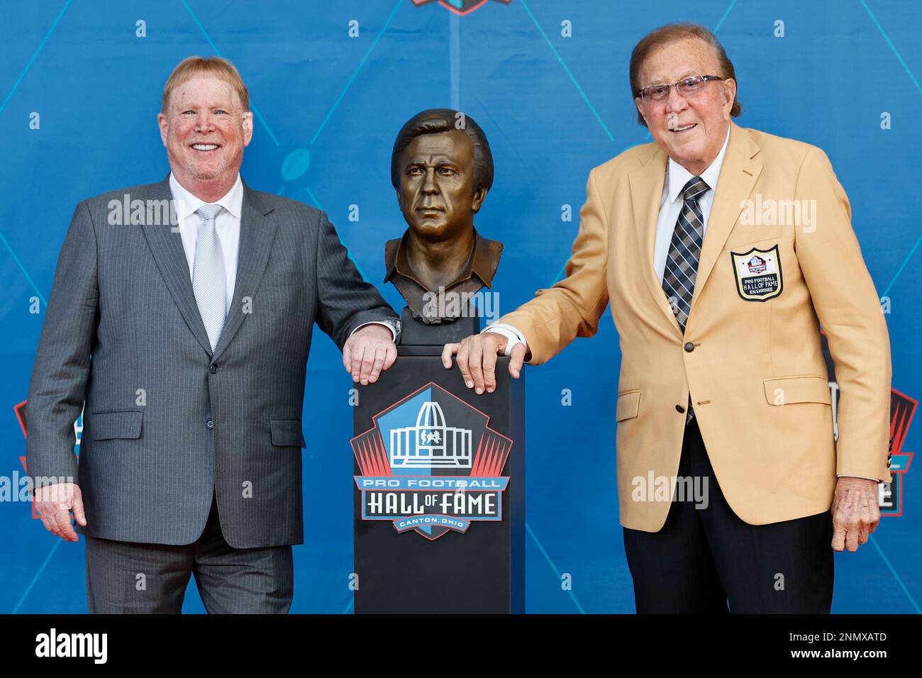 Tom Flores, a member of the Pro Football Hall of Fame Class of 2021 ...