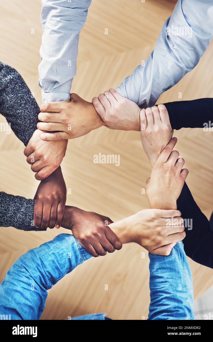 Linking arms hi-res stock photography and images - Alamy