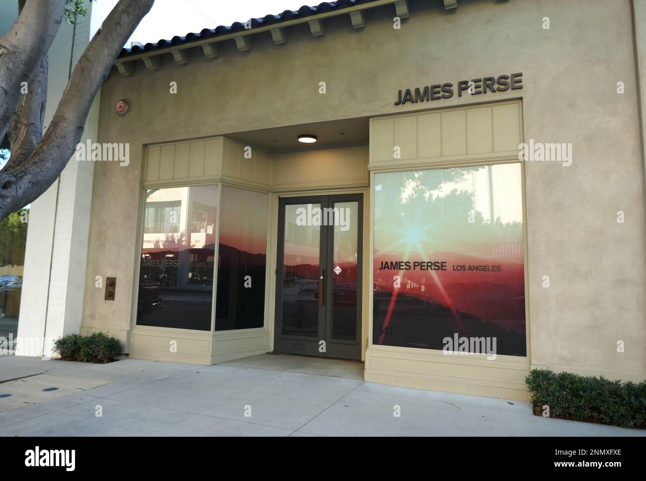 James perse hi-res stock photography and images - Alamy