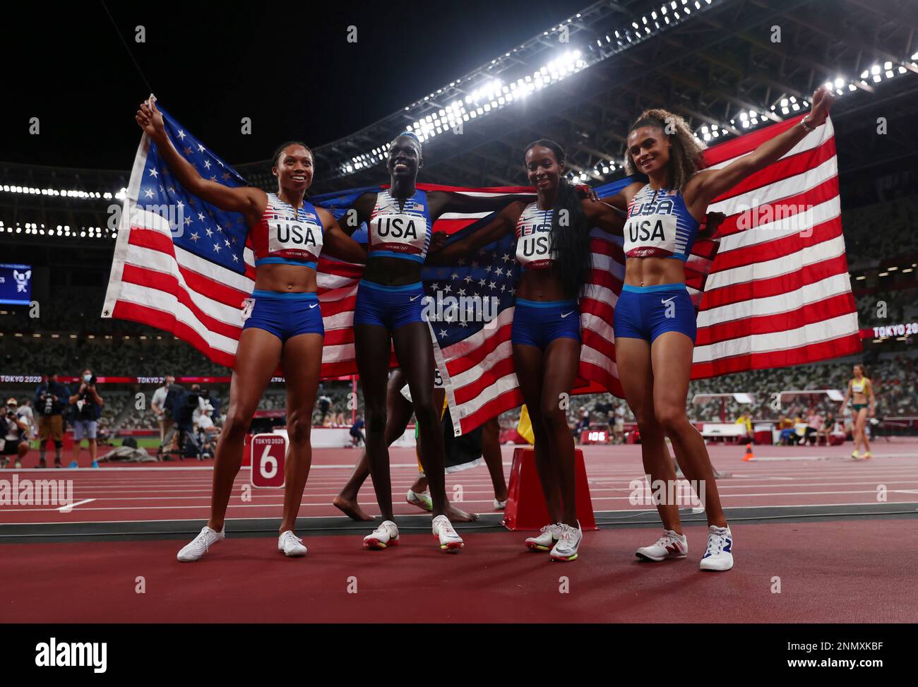 Members of United States celebrate after winning Athletics women's ...