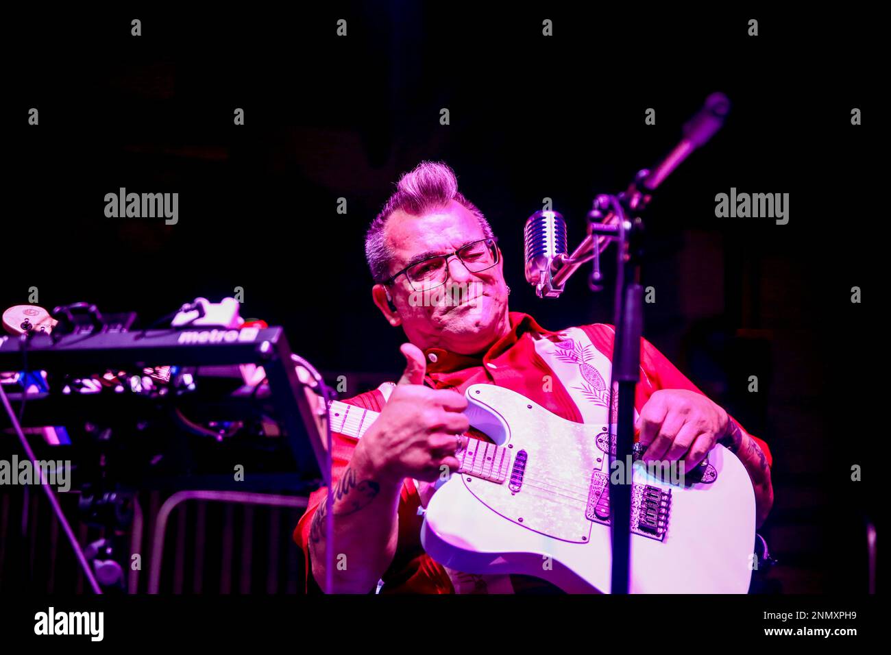 The singer Isidro Arenas in the concert of the band Tennessee in the ...