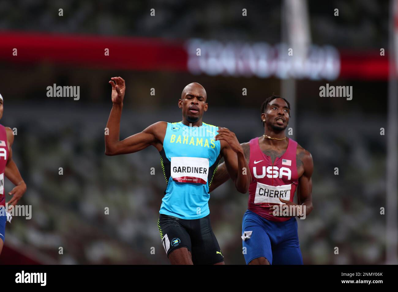 GARDINER Steven (L) of Bahamas competes during the Men's 400m Final ...