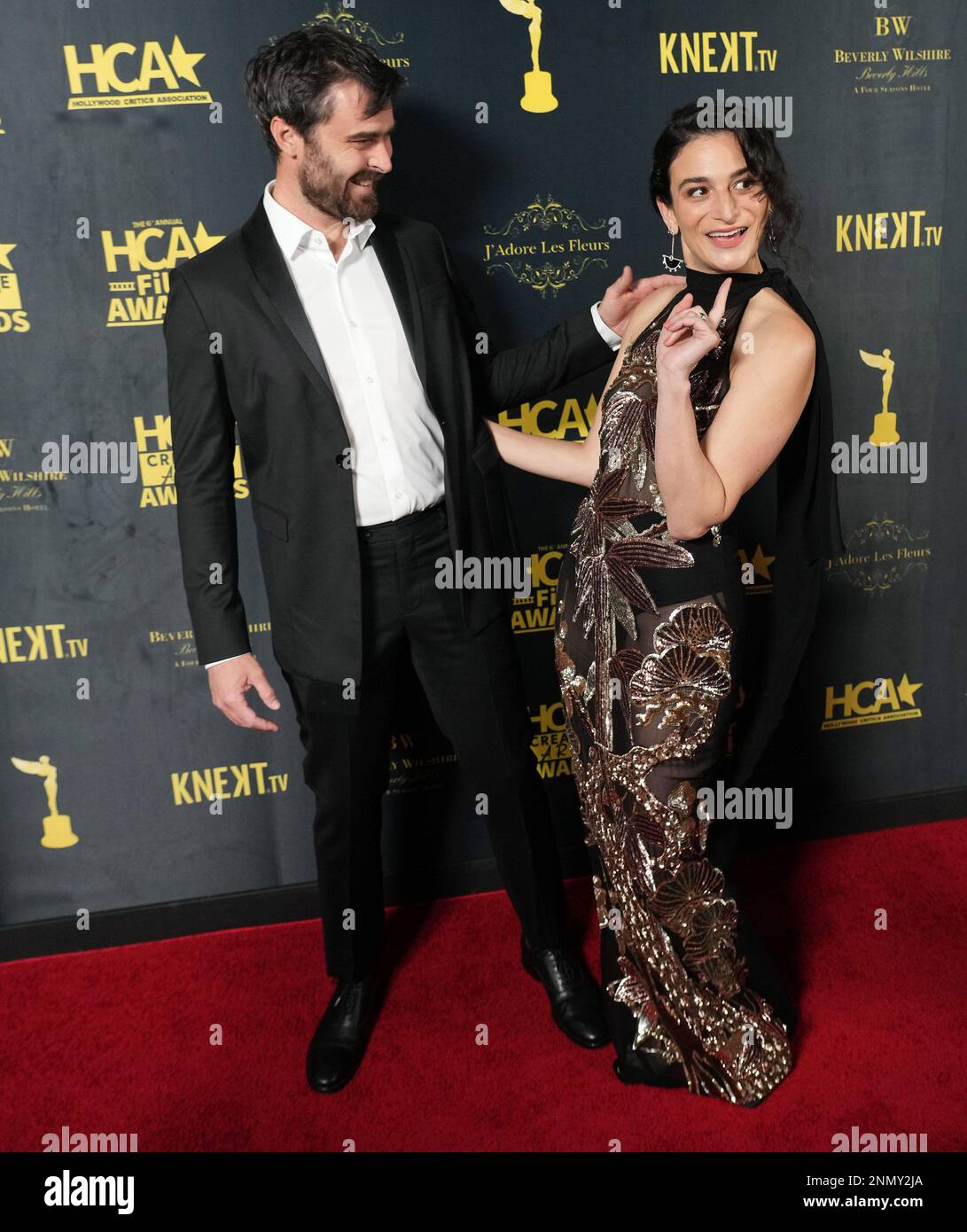 Los Angeles, USA. 24th Feb, 2023. (L-R) Ben Shattuck and Jenny Slate at ...
