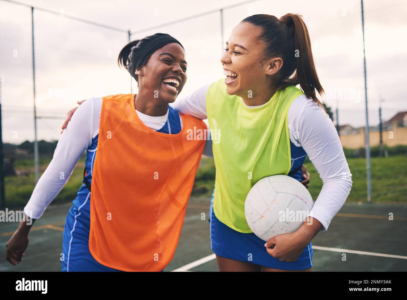 Female netball players hi-res stock photography and images - Alamy