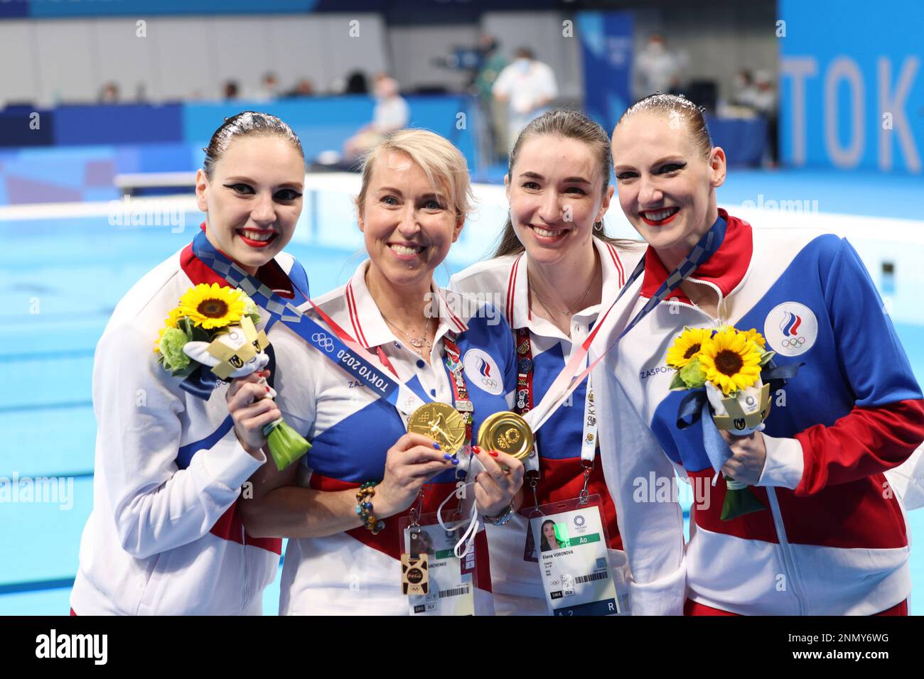 ROC's KOLESNICHENKO Svetlana and ROMASHINA Svetlana pose for photo ...