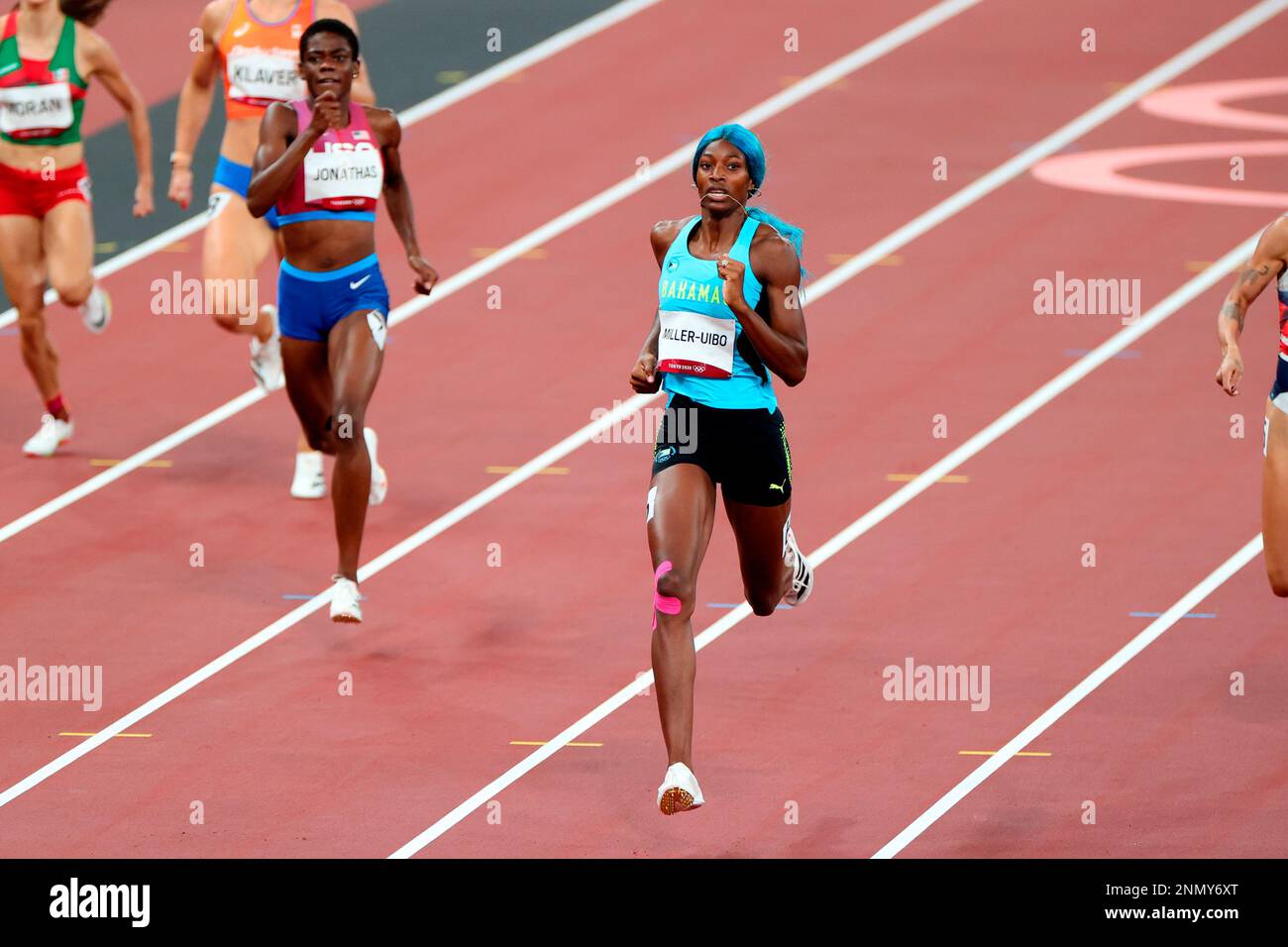 TOKYO, JAPAN - AUGUST 04: Shaunae Miller-Uibo of Team Bahamas ahead ...
