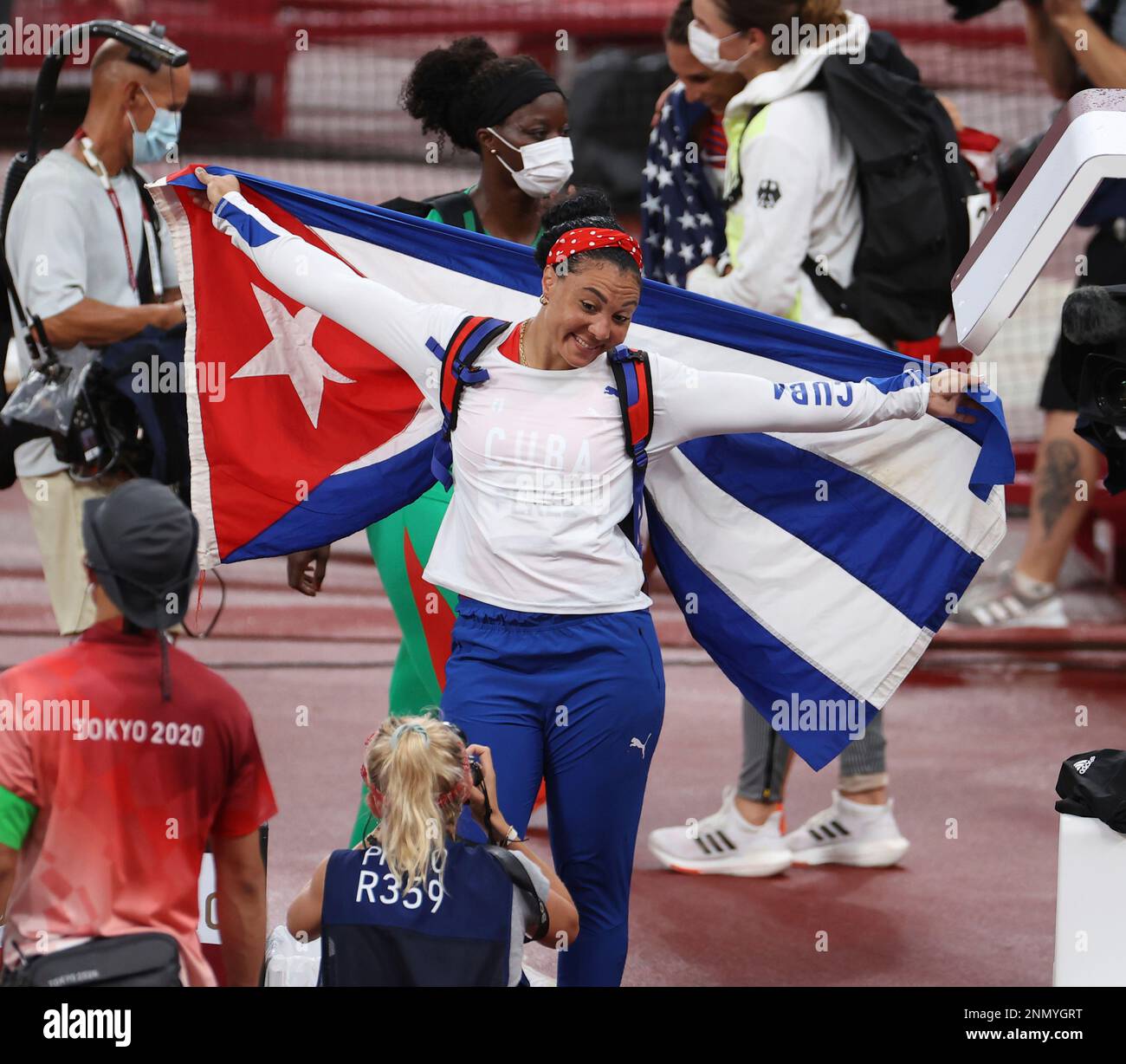 Cuba's PEREZ Yaime, brozne, poses for photo following the Women's ...