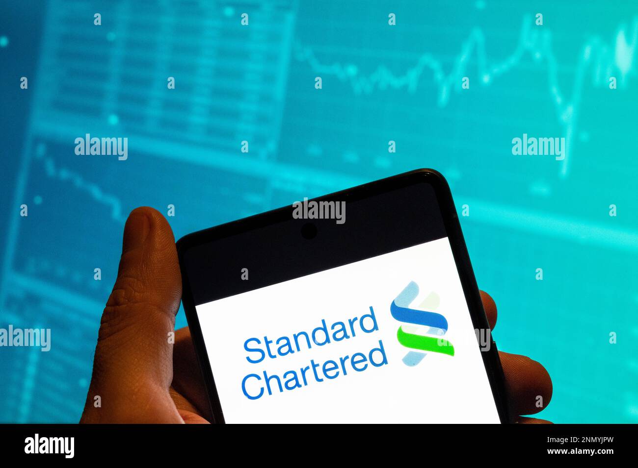 Standard chartered logo hi-res stock photography and images - Alamy