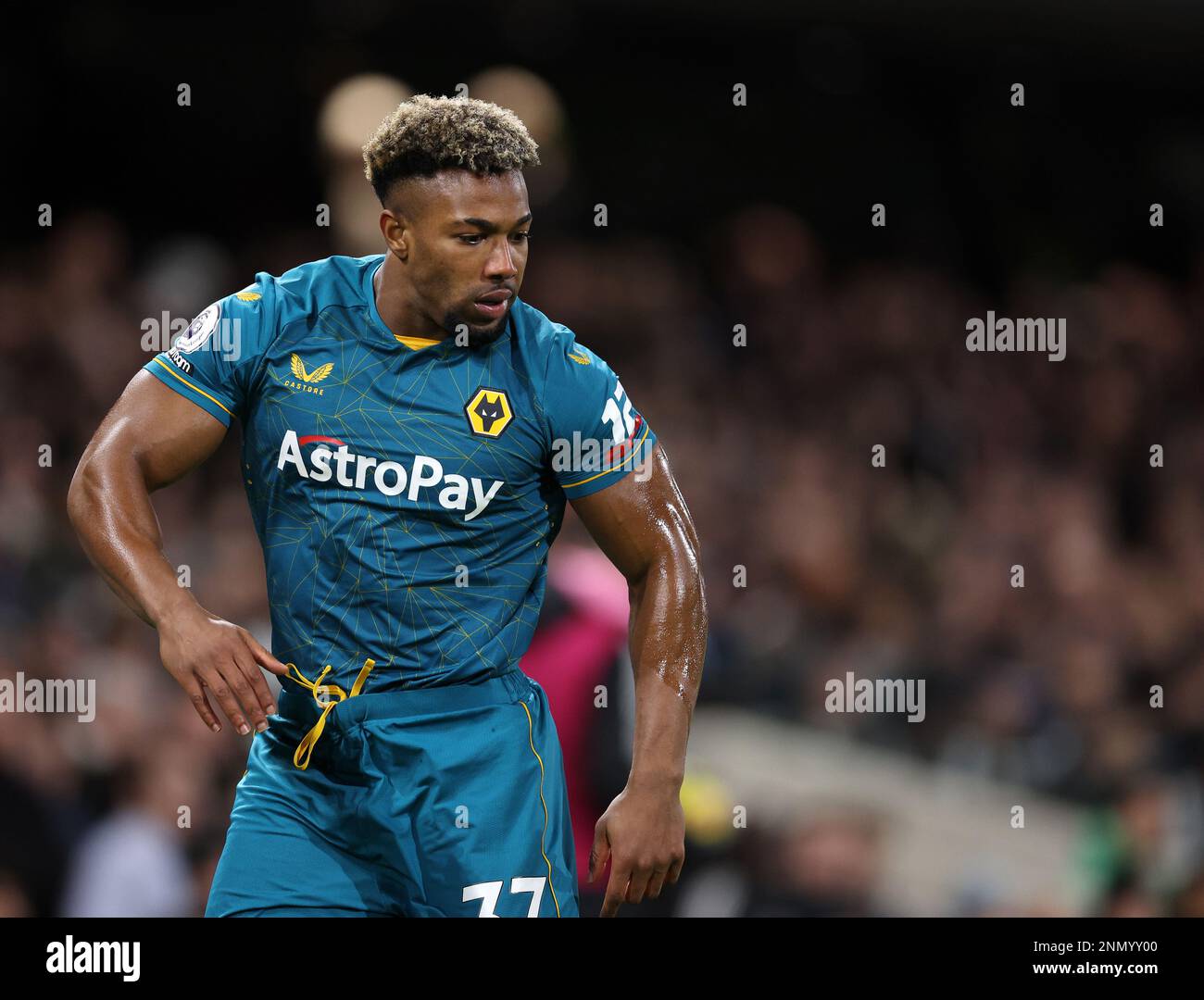 Adama traore fulham hi-res stock photography and images - Alamy