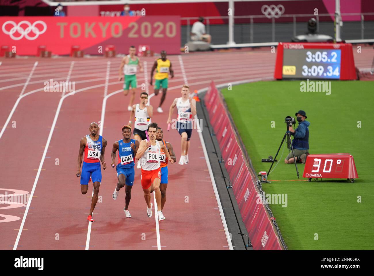 Poland's last runner DUSZYNSKI Kajetan run to win the 4 x 400m Relay ...