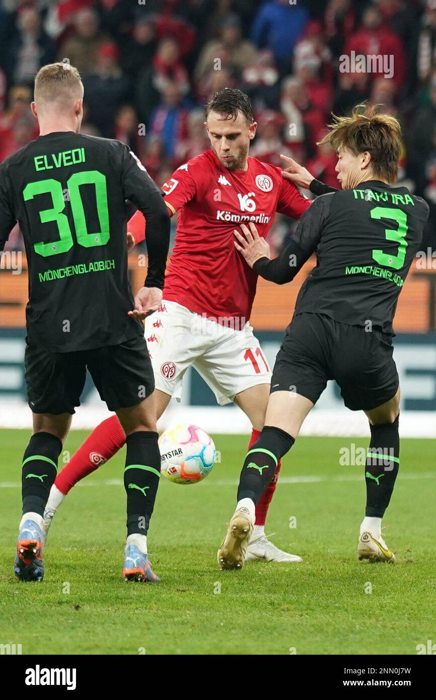 Mainz, Germany. 24th Feb, 2023. Soccer: Bundesliga, FSV Mainz 05 - Borussia Mönchengladbach ...