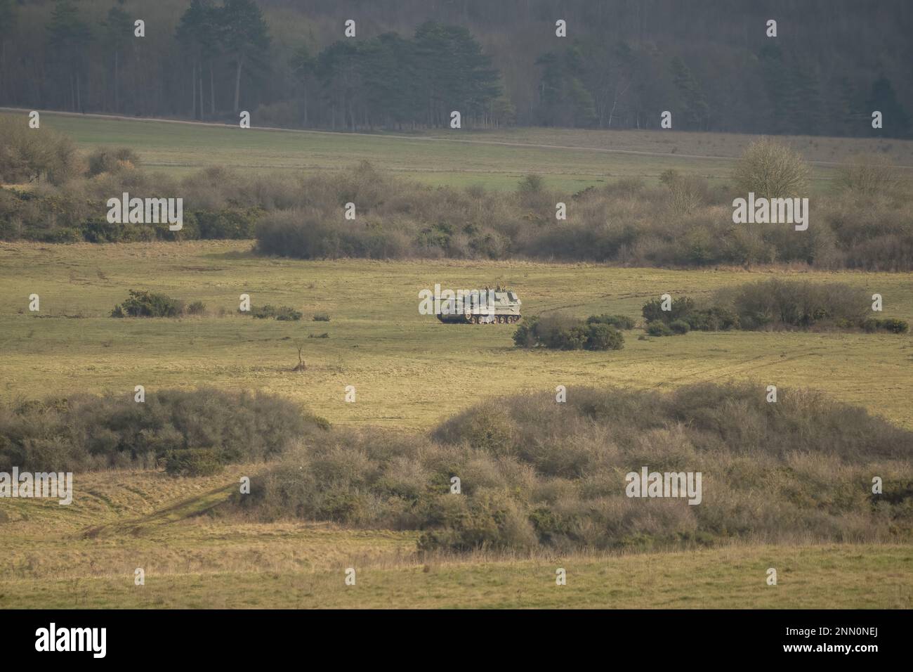 a British army military AS90 (AS-90 Braveheart Gun Equipment 155mm L131 ...