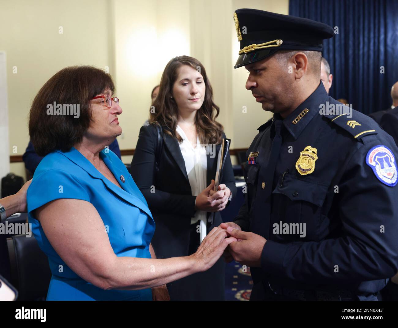 Rep. Ann McLane Kuster, D-N.H., speaks with U.S. Capitol Police Sgt ...