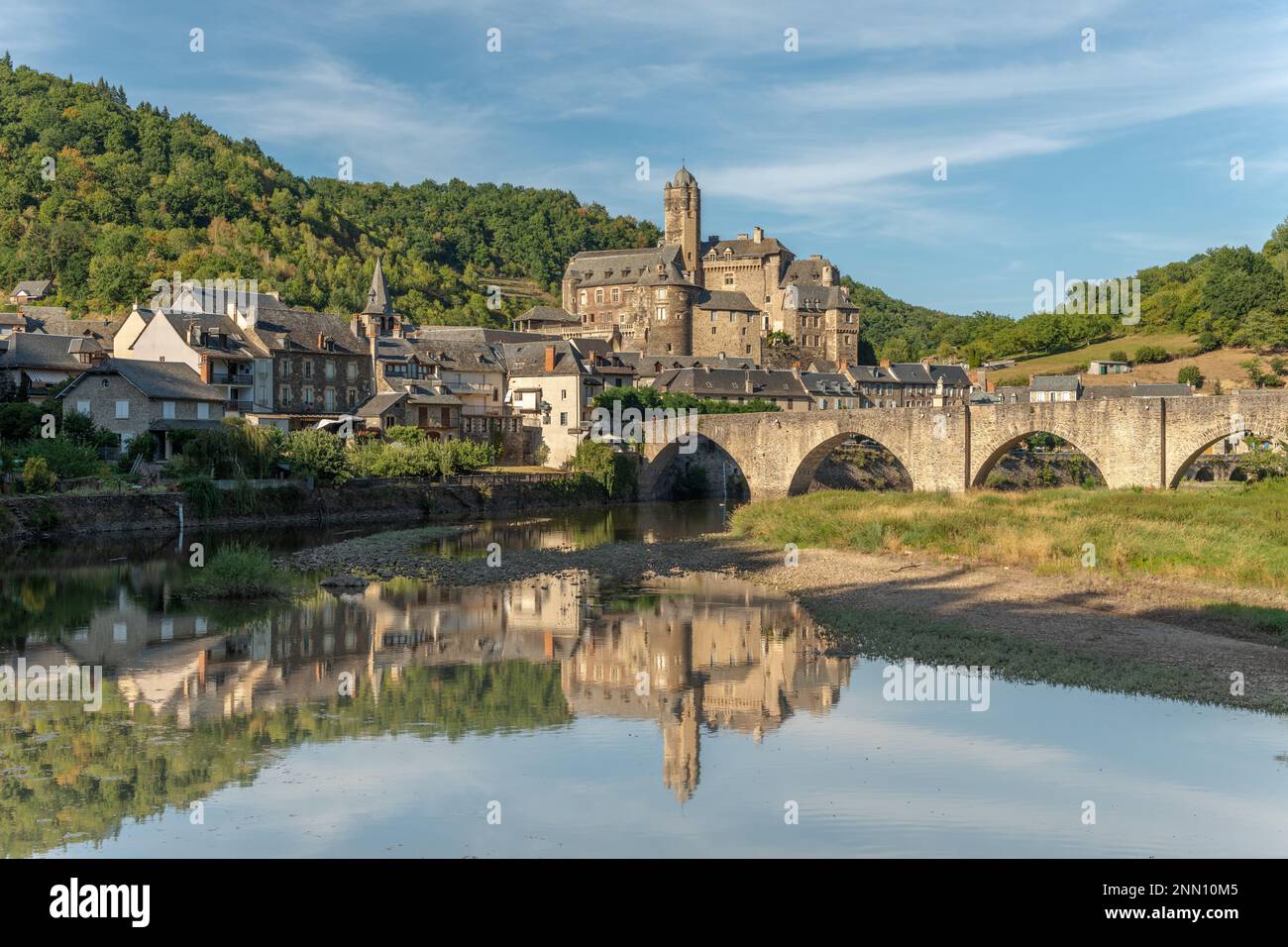 The village of Estaing with its castle among the most beautiful ...