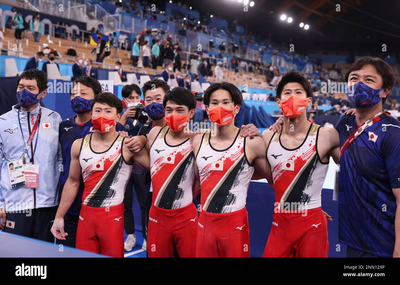 Team Japan's athletes pose for photo after placing 2nd in the Artistic ...