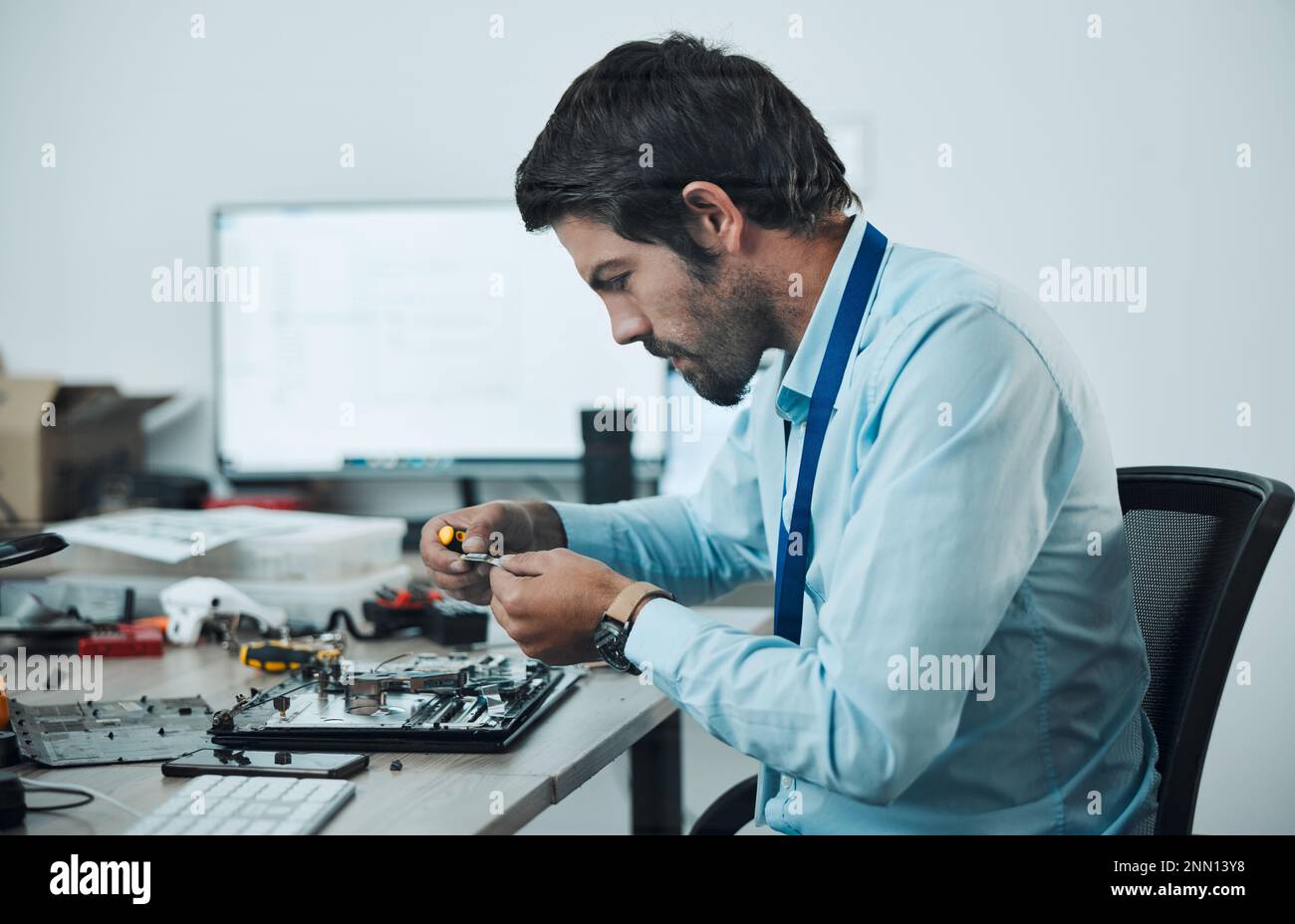 Tech repair shop hi-res stock photography and images - Alamy
