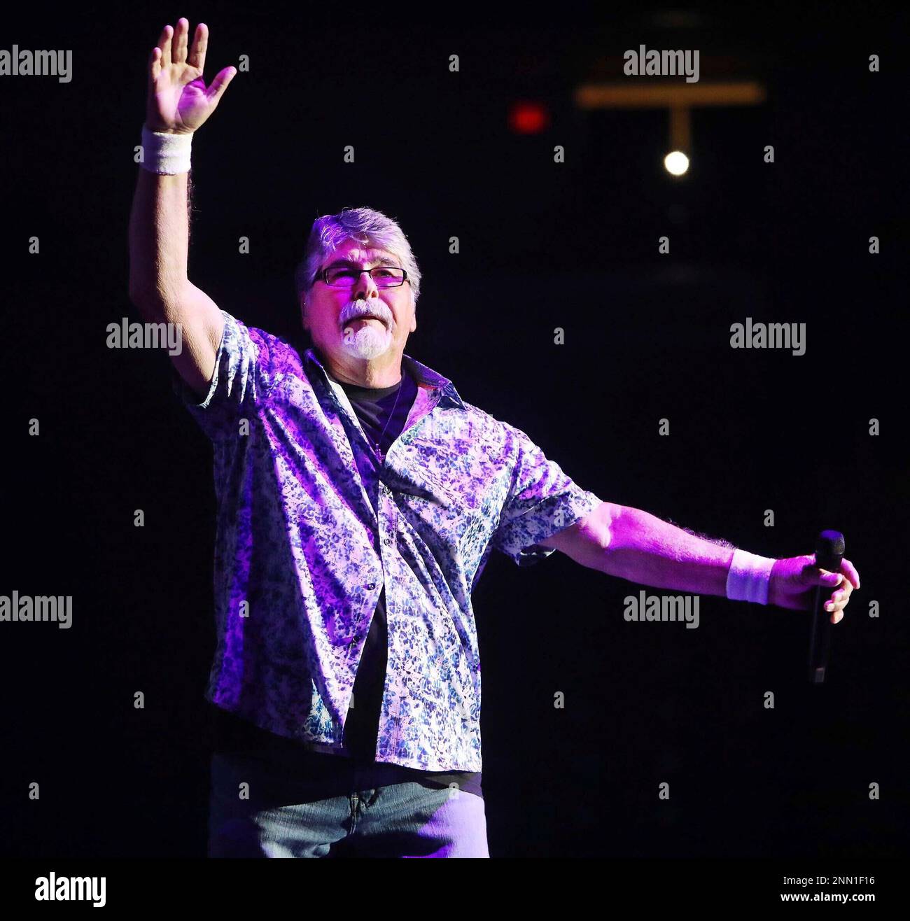 Alabama lead singer Randy Owen waves to fans during a concert at ...