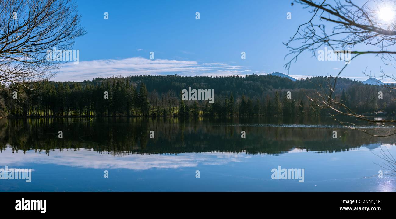 Sunny winter by the lake hi-res stock photography and images - Alamy