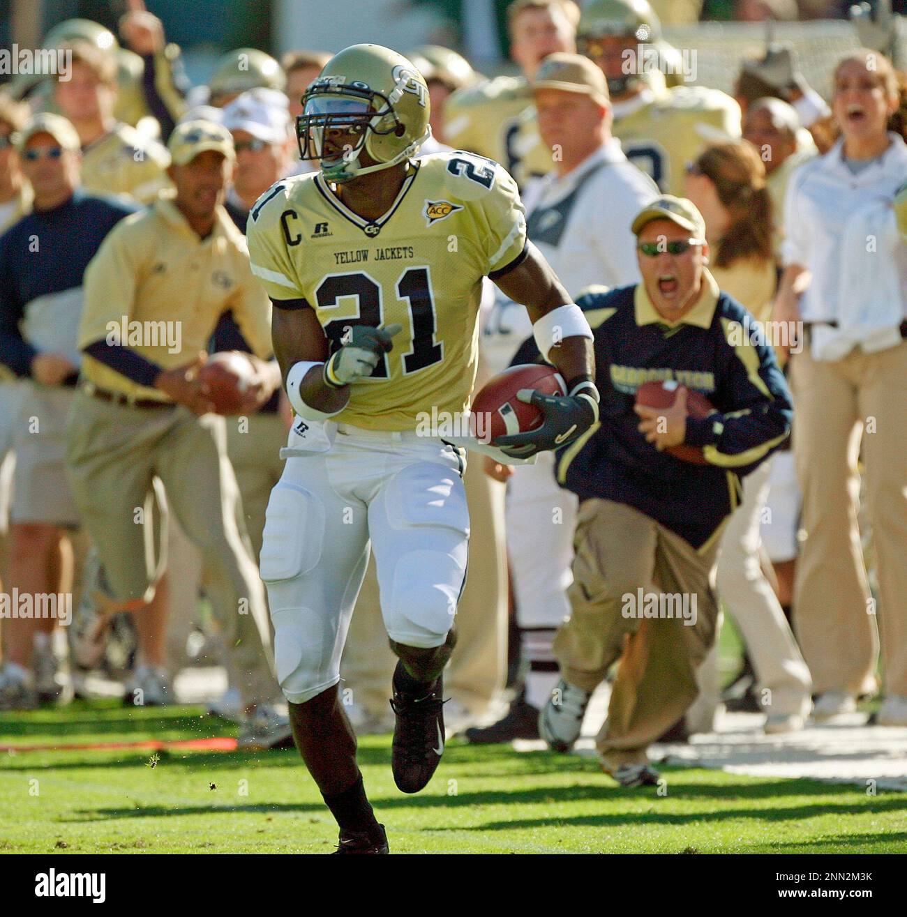 Ga. Tech's Calvin Johnson (21) beats Miami defender Glenn Sharpe (4 ...