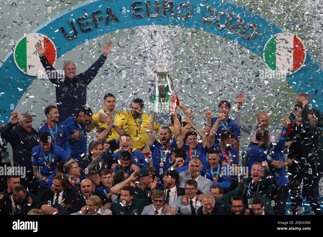 Italian team celebrates with the trophy after the Euro 2020 soccer ...