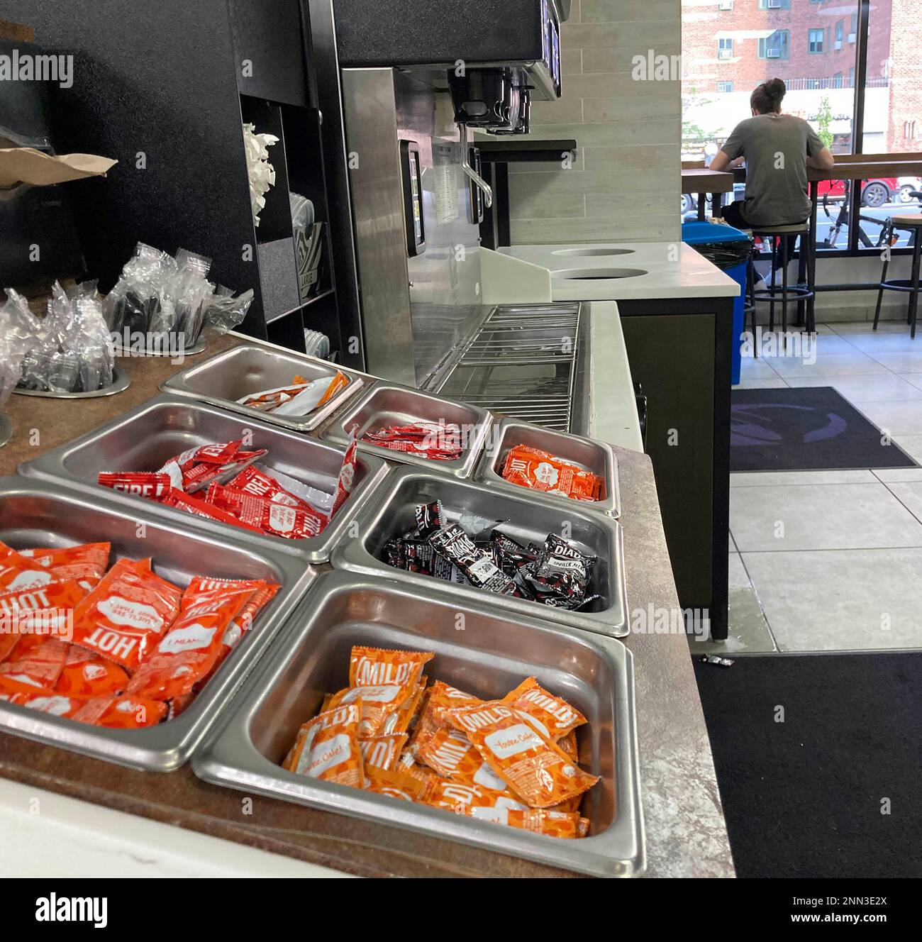 Photo by: STRF/STAR MAX/IPx 2021 7/9/21 Fast food restaurants re-open ...