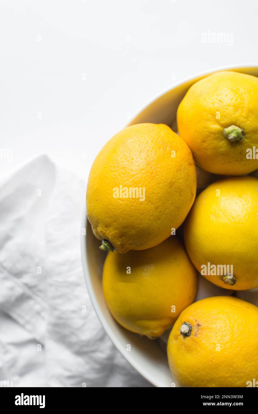 Top view sliced lemons hi-res stock photography and images - Alamy