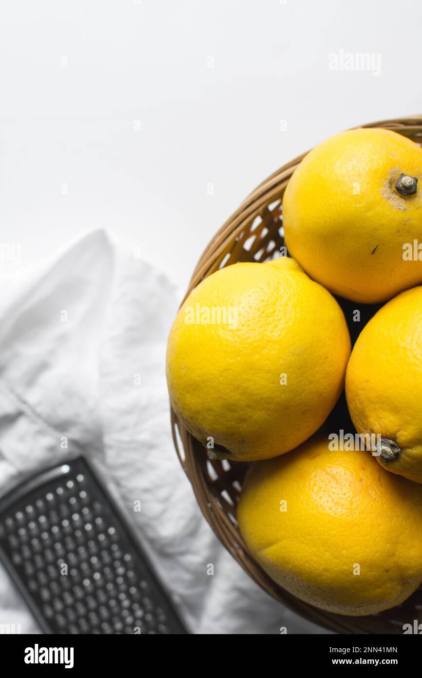 Top view sliced lemons hi-res stock photography and images - Alamy