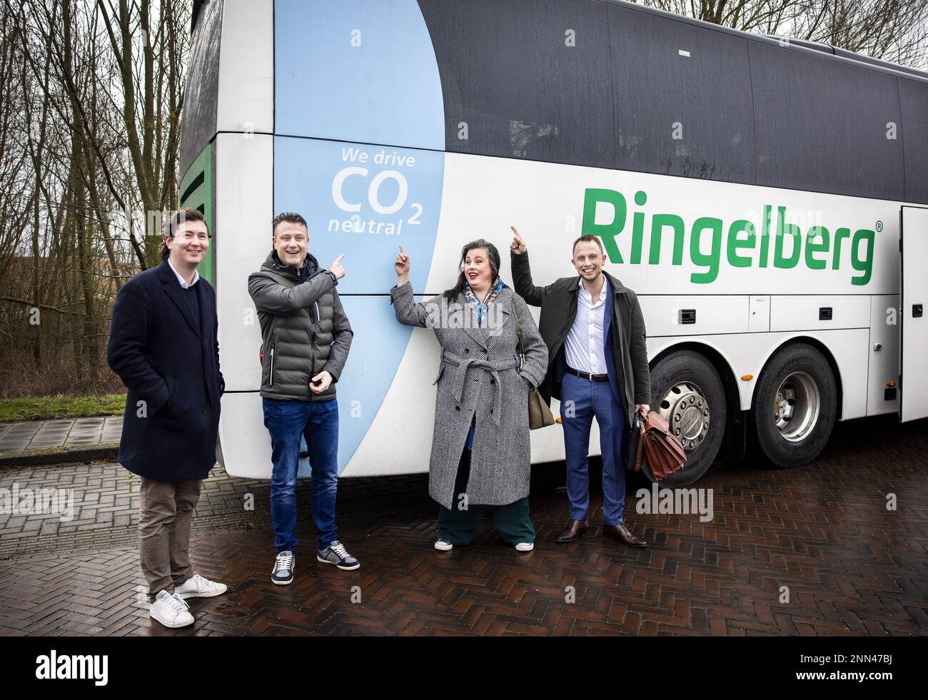 CASTRICUM - Annabel Nanninga gets on the bus for the JA21 bus tour in ...
