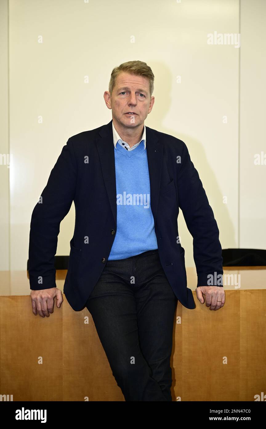 Karsten Hilse bei einem Vortrag vor Besuchern im Paul-Löbe-Haus ...