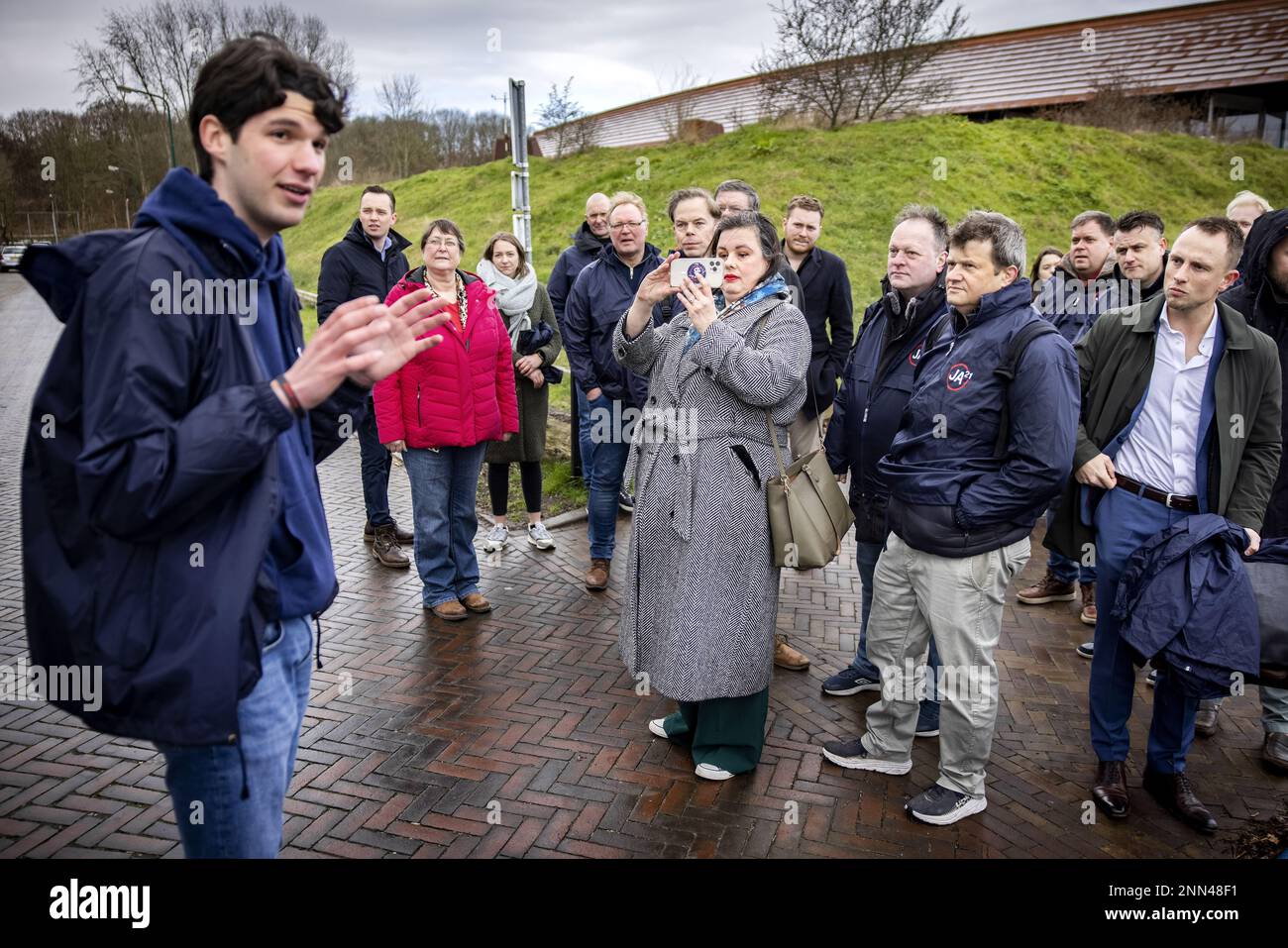CASTRICUM - Annabel Nanninga gets on the bus for the JA21 bus tour in ...