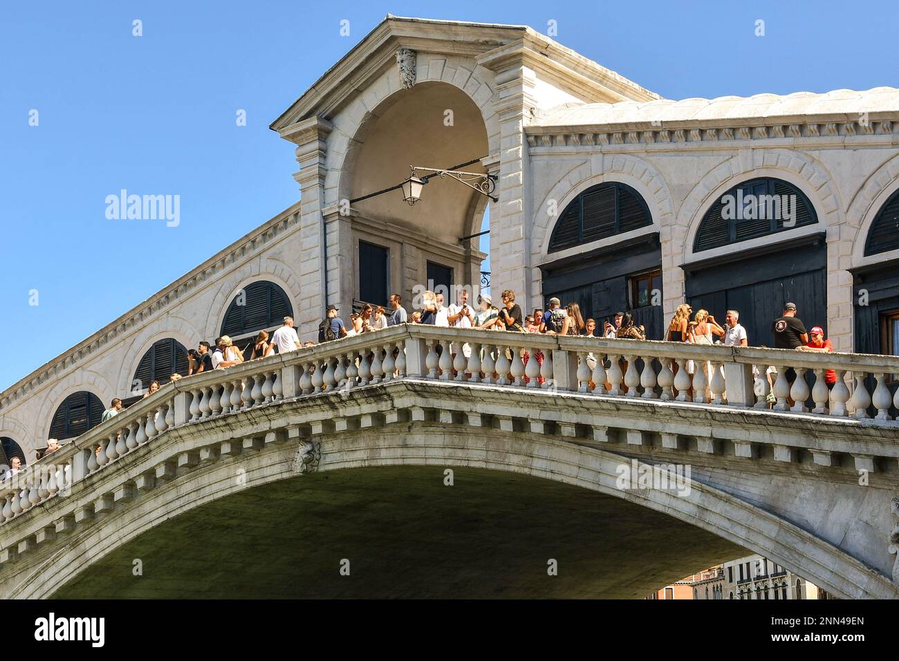 Tourists bridge architecture hi-res stock photography and images - Alamy
