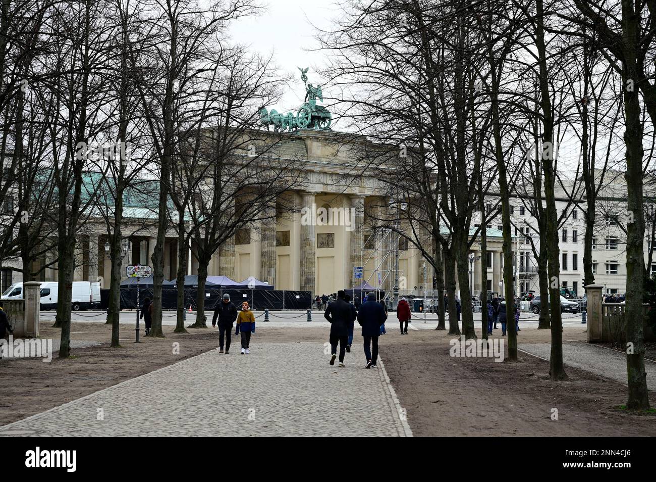 Das Brandenburger Tor vom Reichstag aus kommend. Das Brandenburger Tor ...