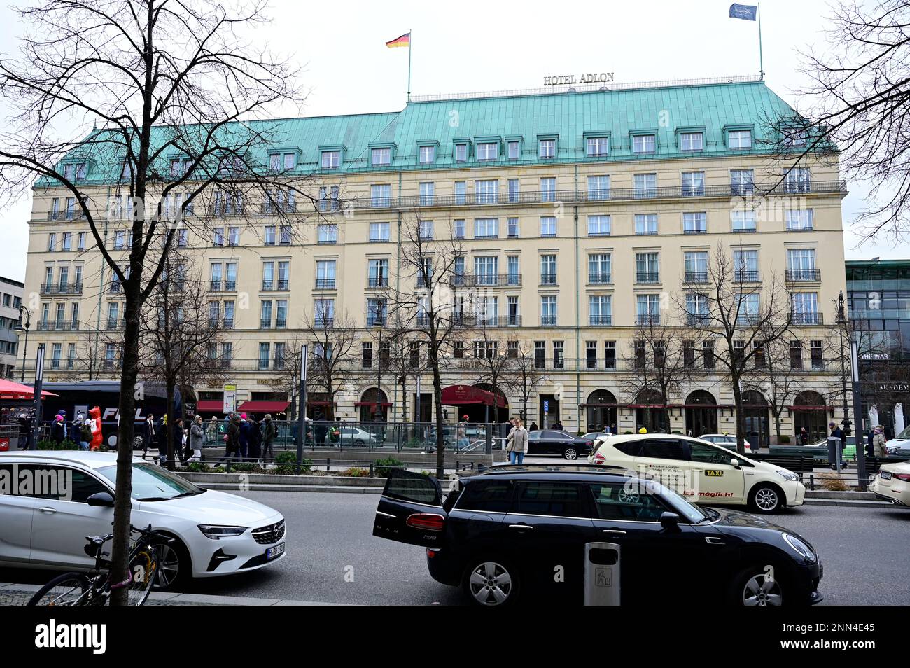 Das Hotel Adlon Kempinski ist eines der luxuriösesten und bekanntesten ...