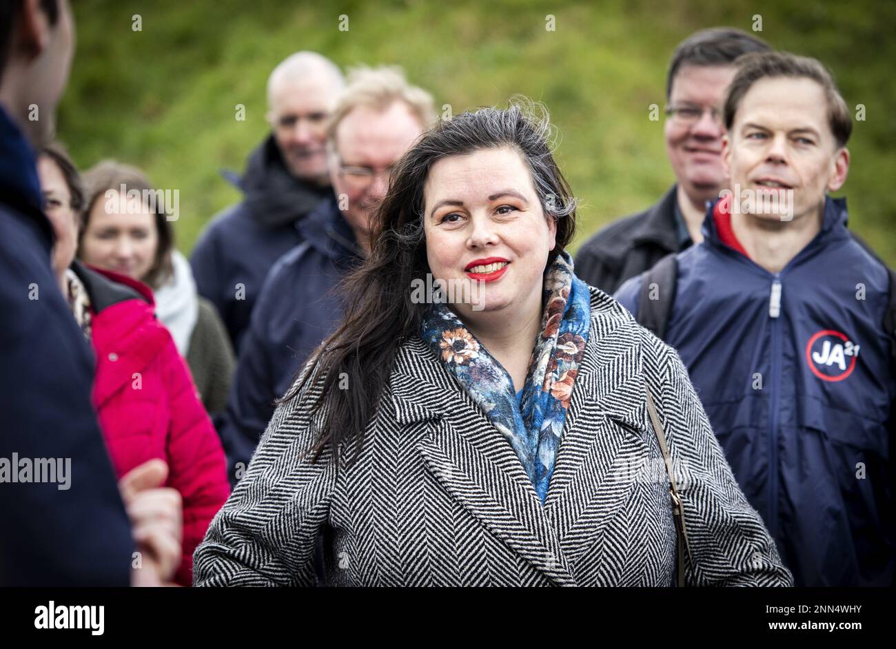 CASTRICUM - Annabel Nanninga gets on the bus for the JA21 bus tour in ...