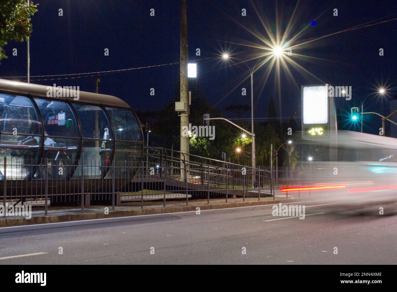 PR - Curitiba - 06/30/2021 - CURITIBA, CLIMA - Thermometer with ...