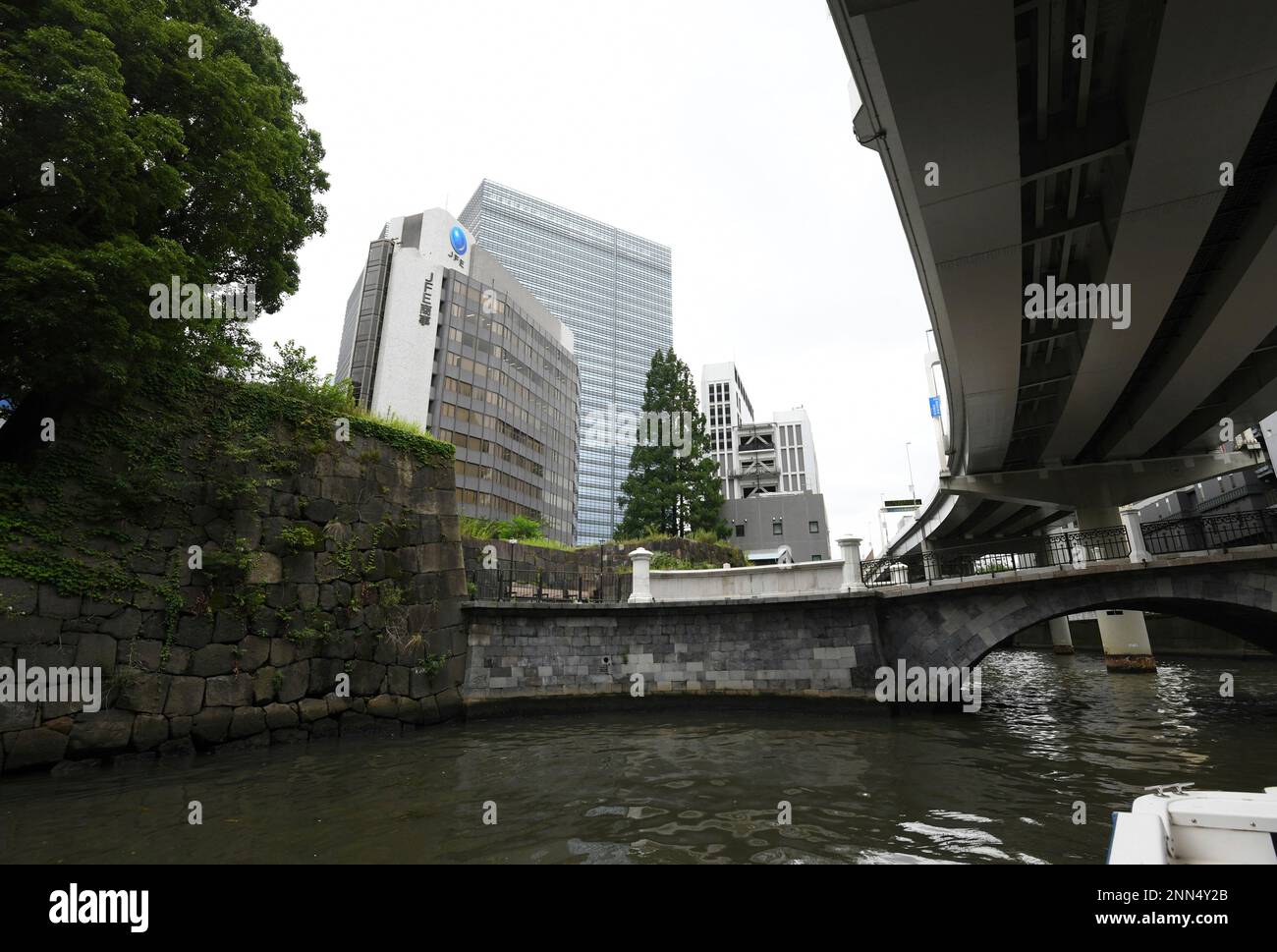 A photo shows the Metropolitan Expressway Inner Circular Route (Route ...