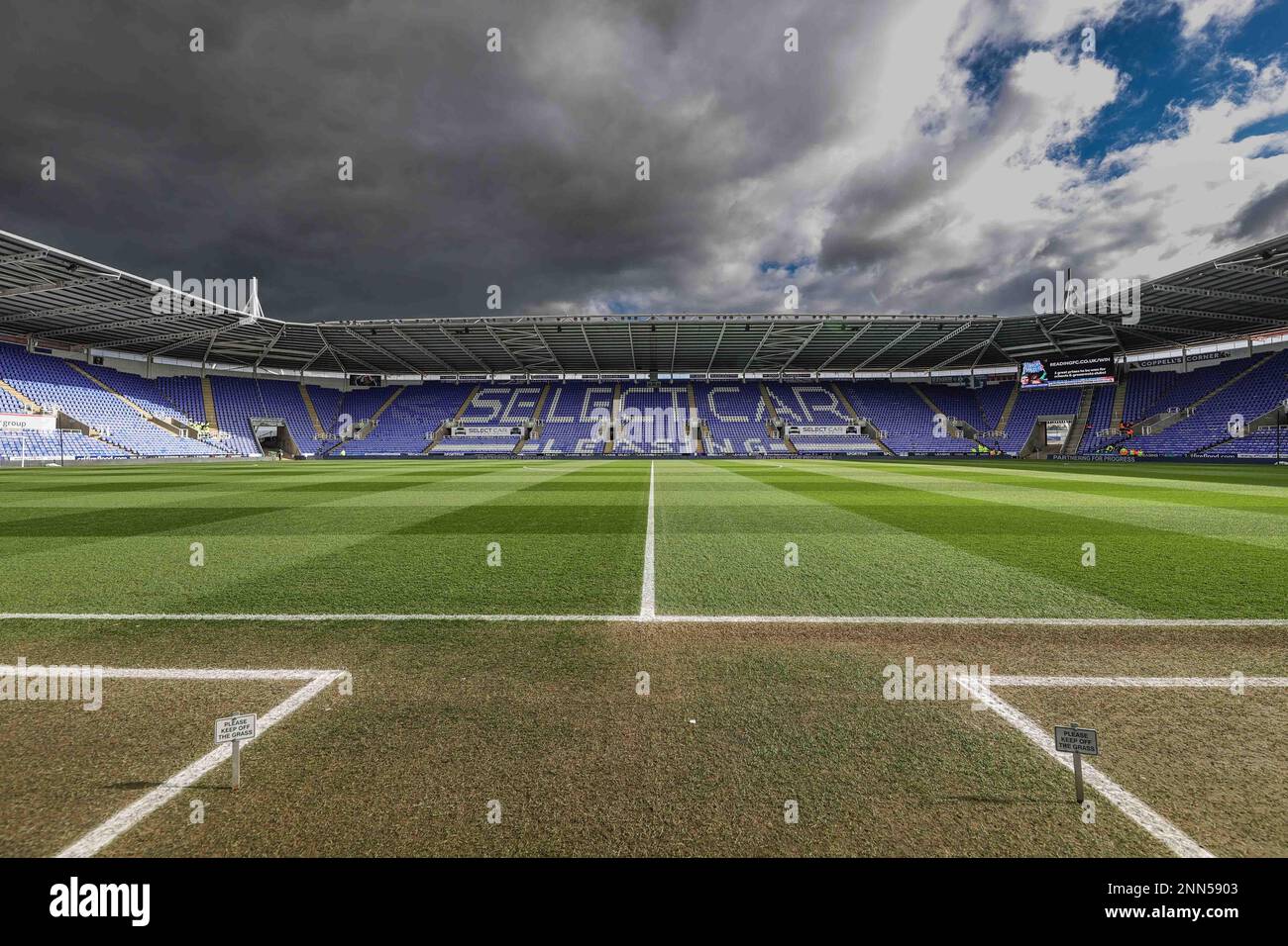 Select car leasing stadium general hi-res stock photography and images ...