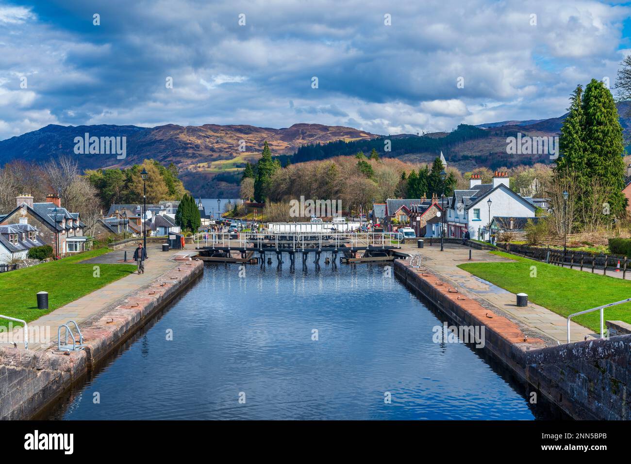 Caledonian canal highlands scotland hi-res stock photography and images ...