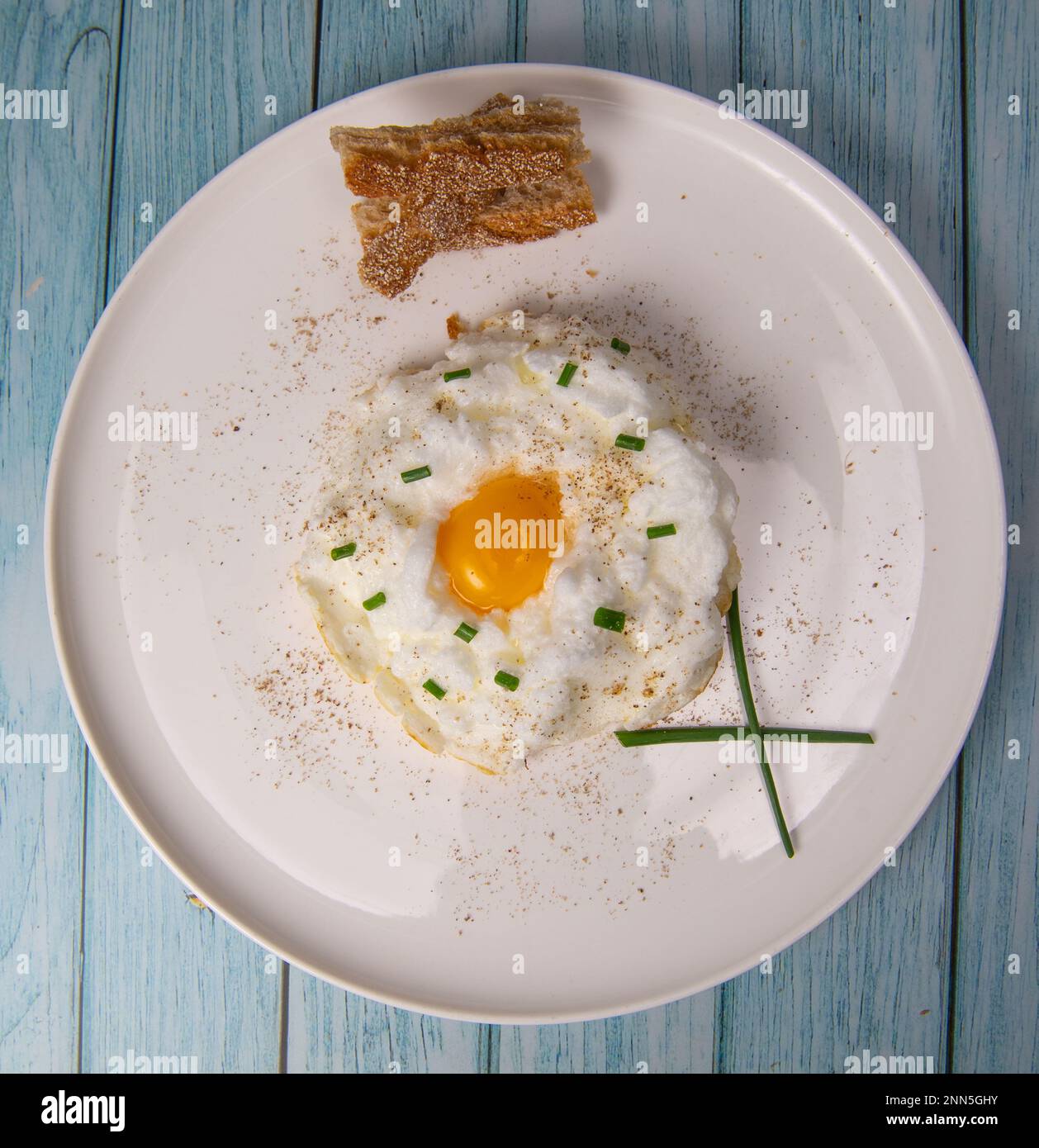 Recipe for Cloudy Eggs, Icloud Egg Stock Photo - Alamy