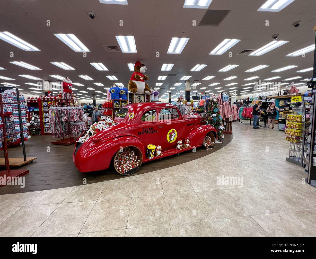 Buc ees store interior hi-res stock photography and images - Alamy