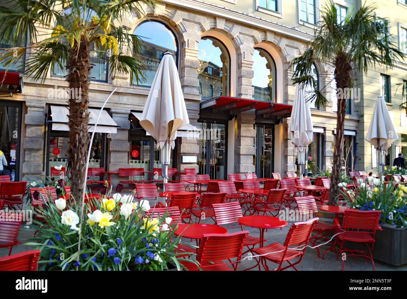 Famous cafe facade hi-res stock photography and images - Alamy