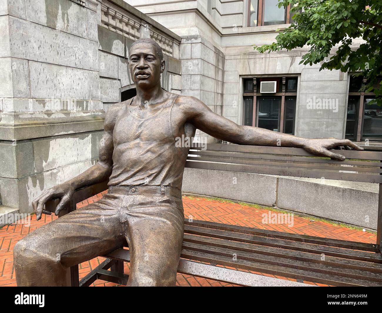 Photo by: STRF/STAR MAX/IPx 2021 6/22/21 A 700-pound bronze statue of ...
