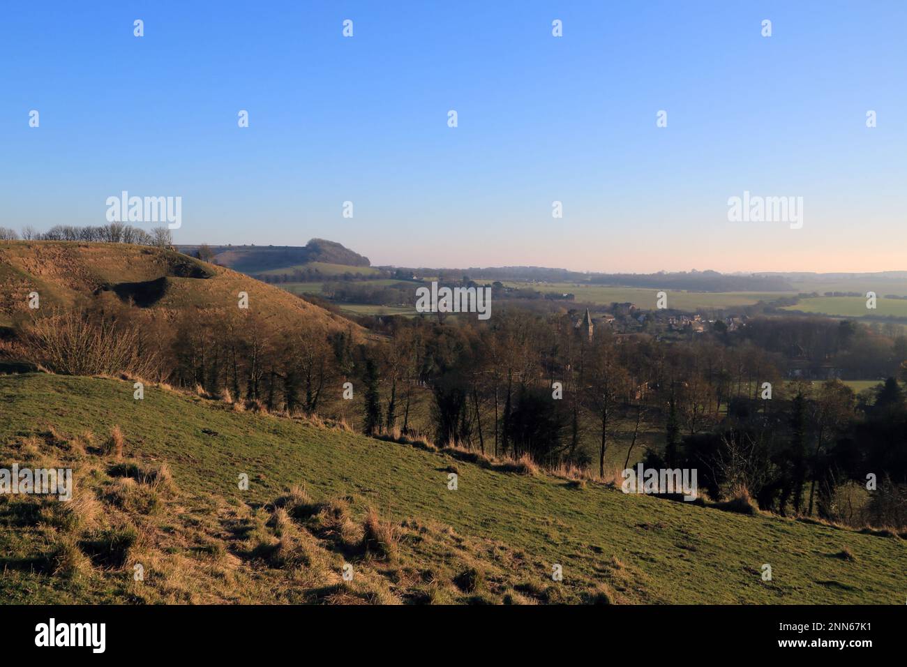 Early evening light over the North Downs Way (long distance footpath ...