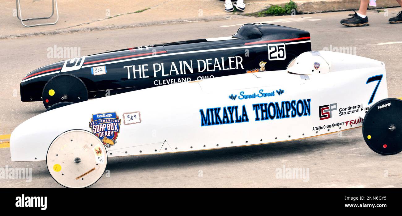 Thayne Hayes (25) and Mikayla Thompson (7) battle it out in the Masters ...