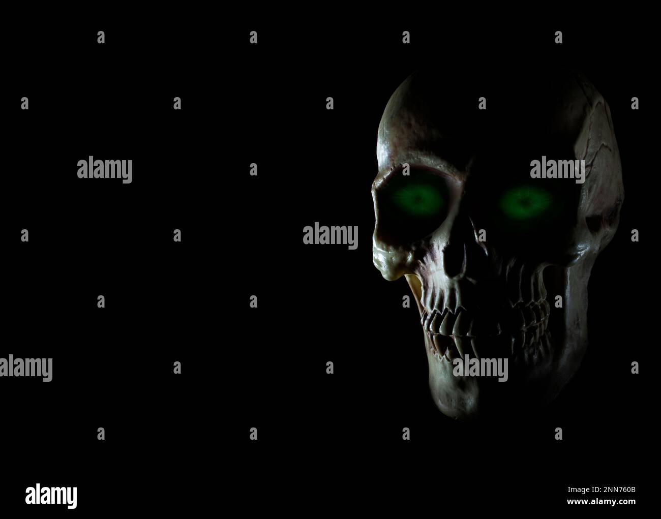 Skull green glowing eyes hi-res stock photography and images - Alamy